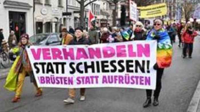 Ostermärsche: Tausende demonstrieren für Frieden in der Ukraine - News ... Ostermärsche: Tausende demonstrieren für Frieden in der Ukraine - News ...